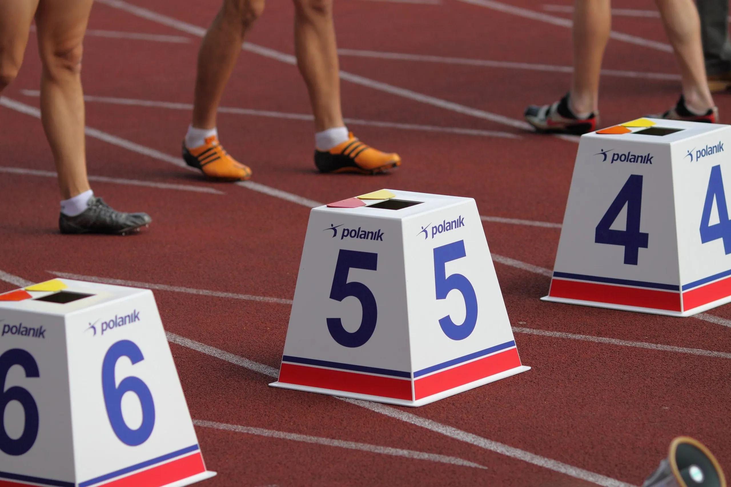 Polanik Fibreglass Distance Markers - Track Fittings & Accessories ...